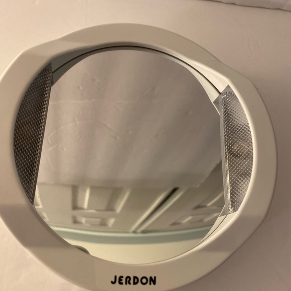 Jerdon | Bath | Vintage Jerdon First Class Mirror Model 660727 | Poshmark